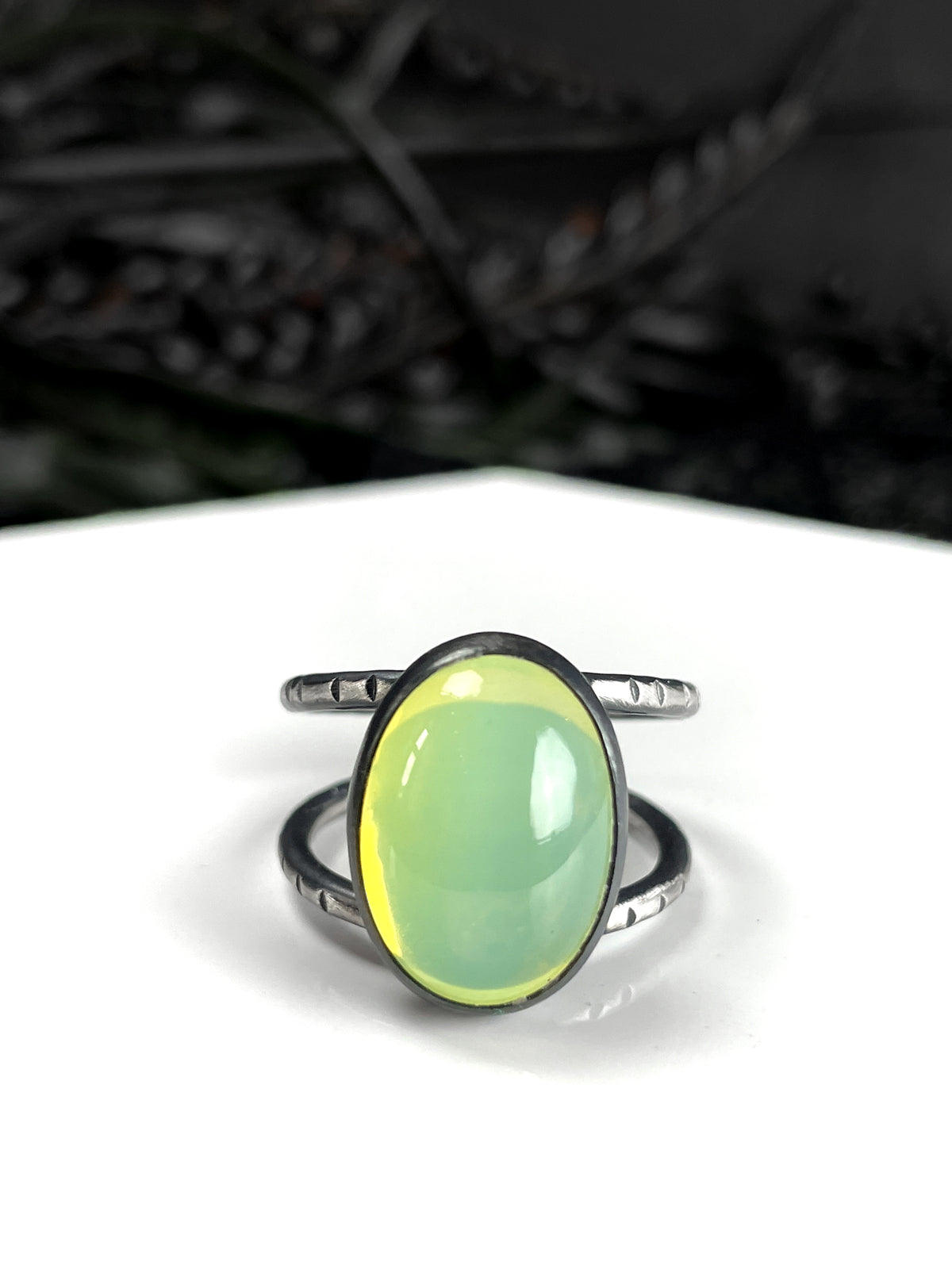 Handmade Sterling Silver Glowing Uranium Glass Ring – Hypnovamp